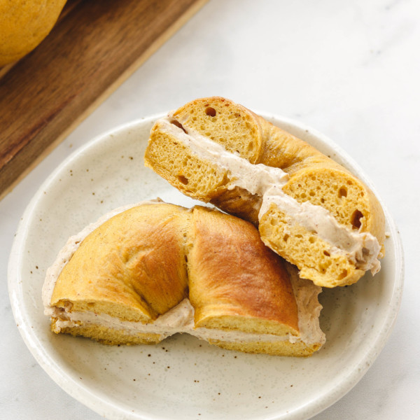 Kabocha Bagels with Maple Cinnamon Cream Cheese (VEGAN) - Okonomi Kitchen